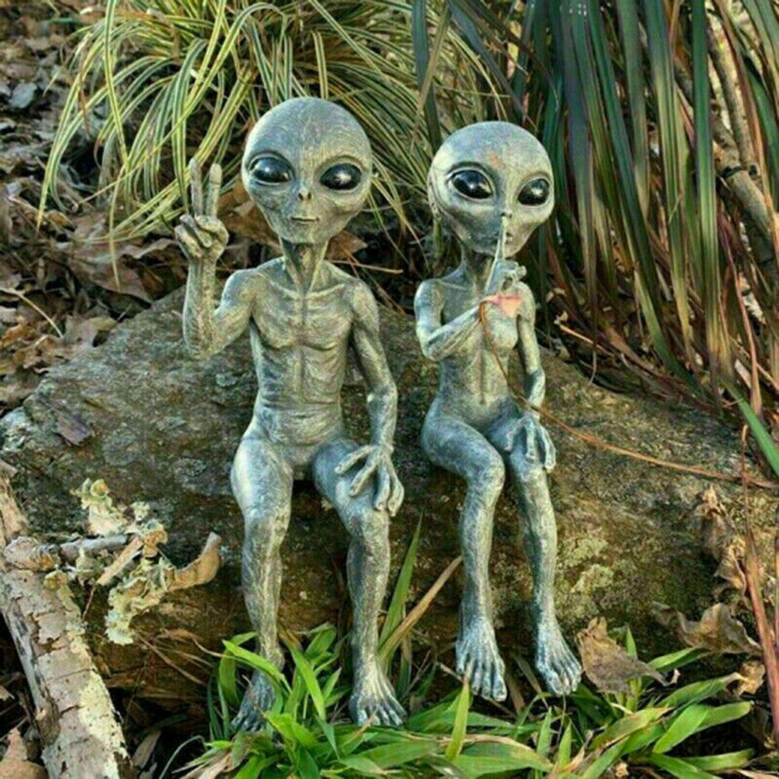 Yard Outer Space Alien Statue Ornament Outdoor Garden Art | Etsy