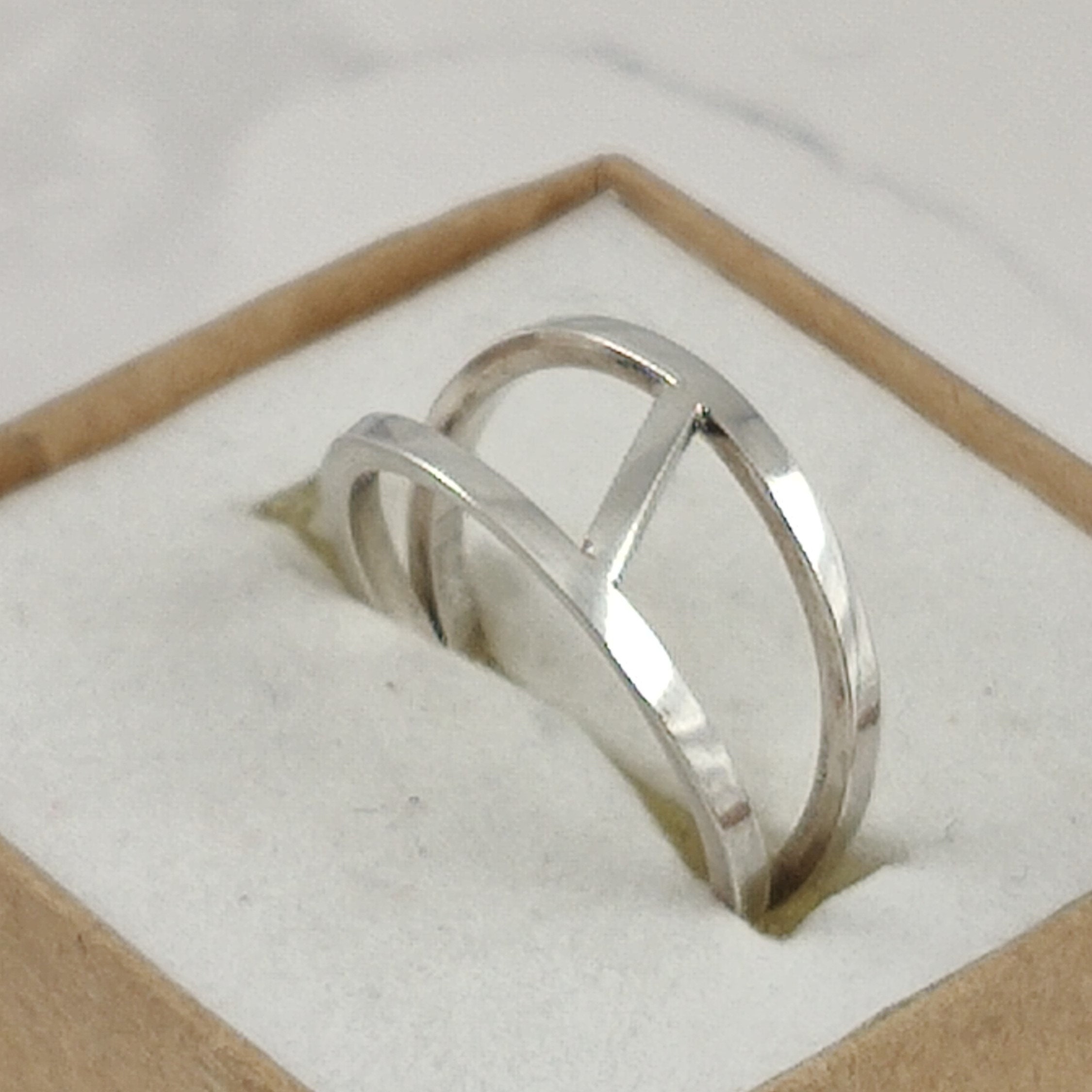 The Diagonal a Geometric Unisex Ring in Square Section - Etsy UK