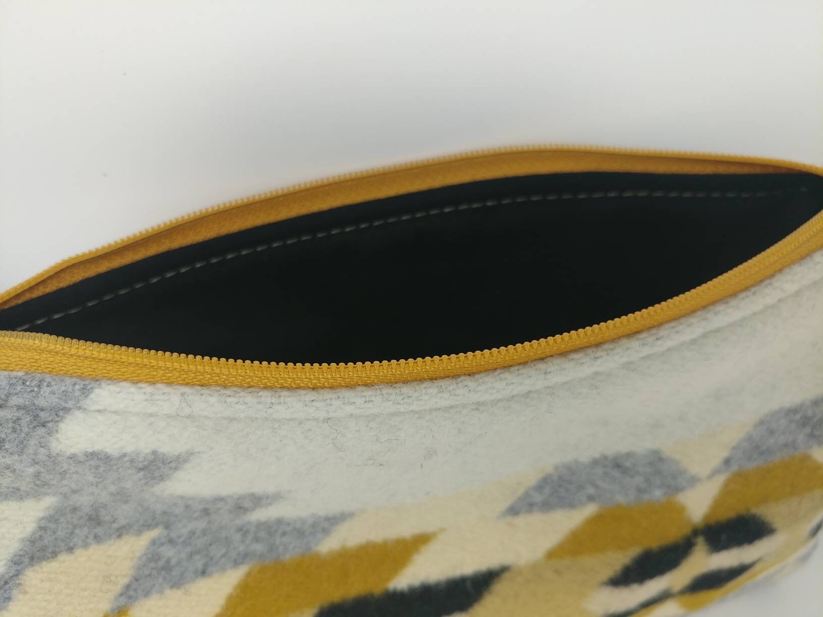 Purse storage, zip pouch, coin purse, money bag, made with Pendleton wool