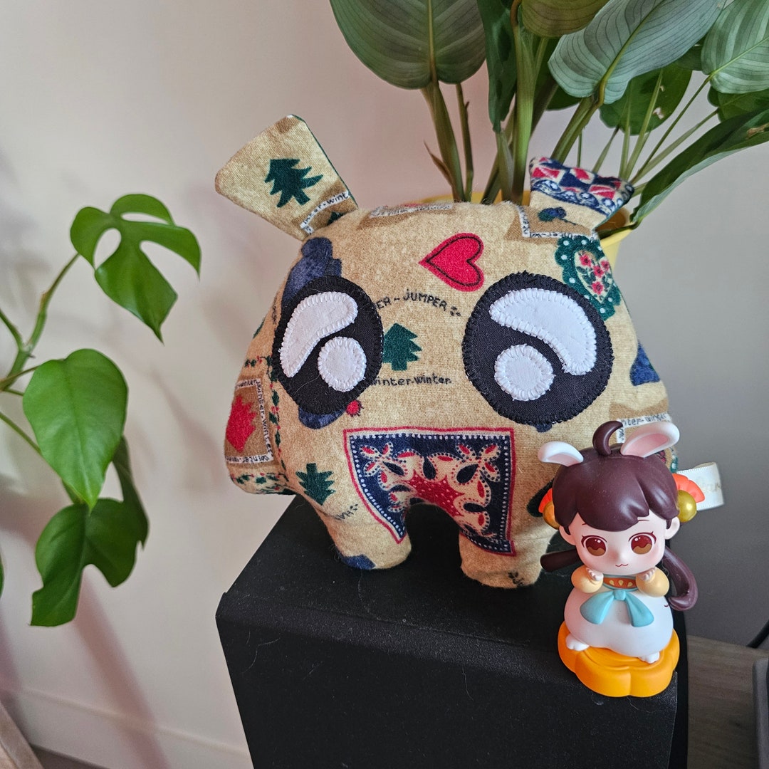 Kawaii Monster to Collect Bi-material Christmas Alien, Beige and Green ...