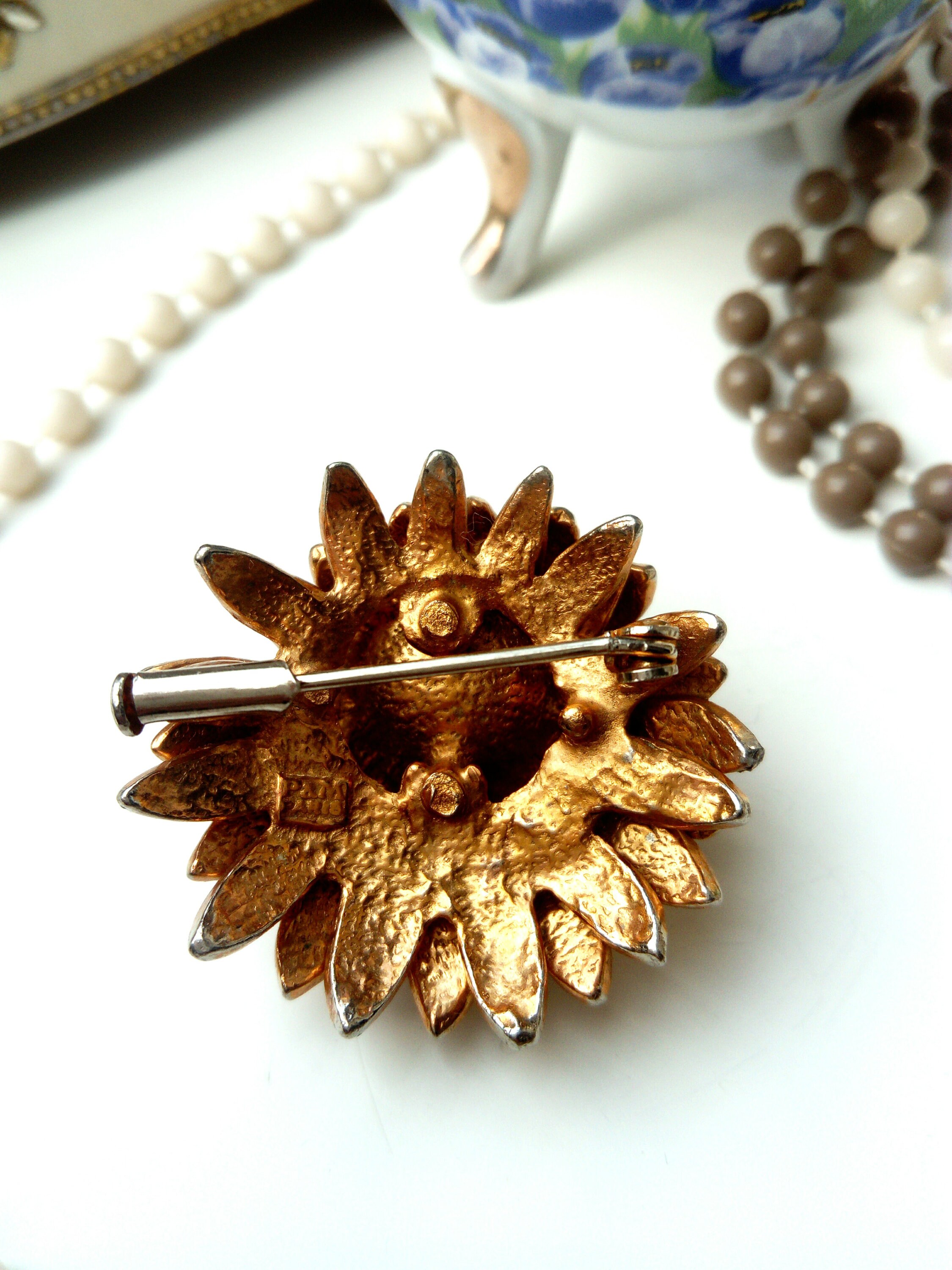 Brooches vintage flower PM Paris 1980/1980 's PM Paris floral brooch