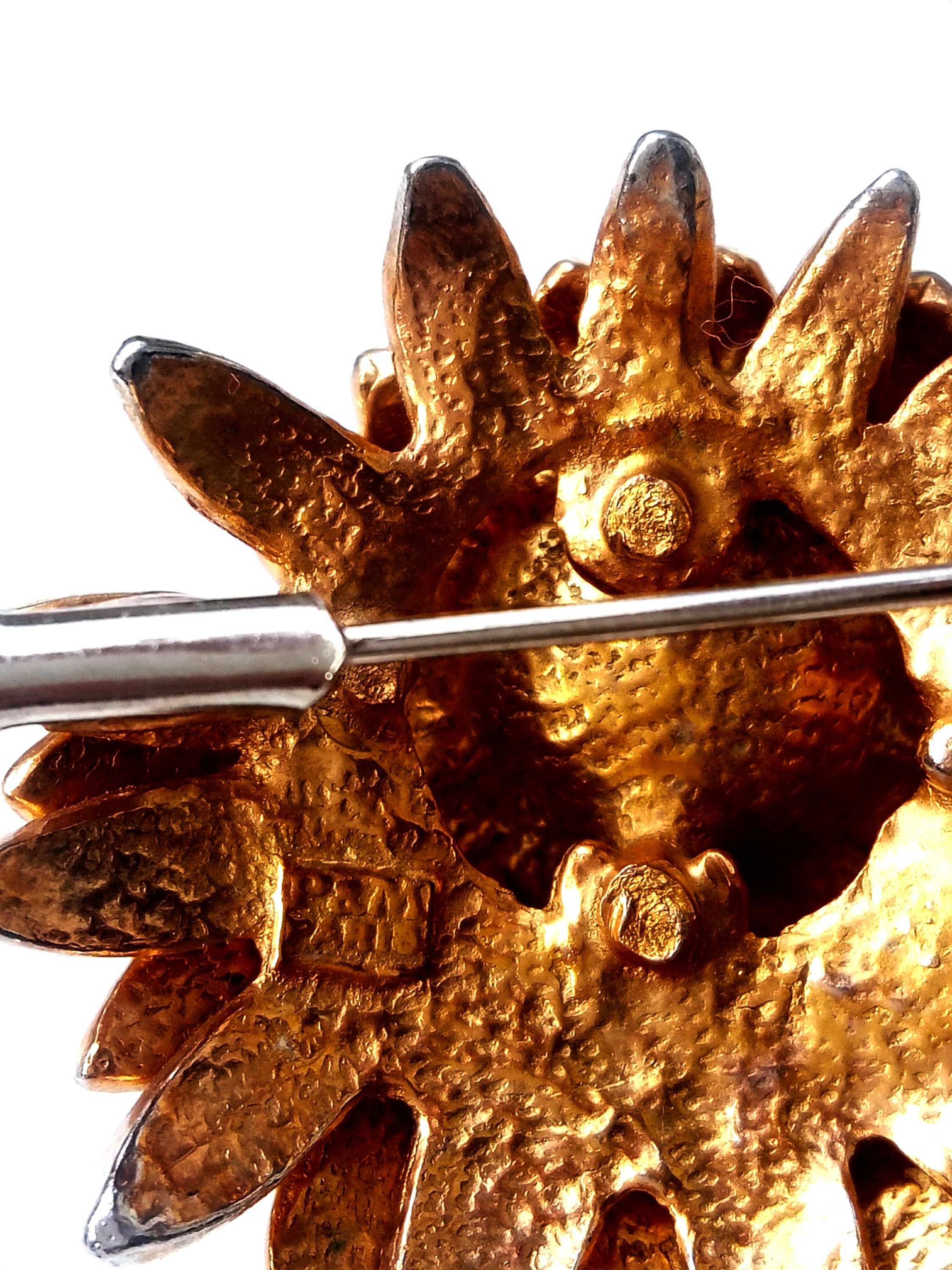 Brooches vintage flower PM Paris 1980/1980 's PM Paris floral brooch