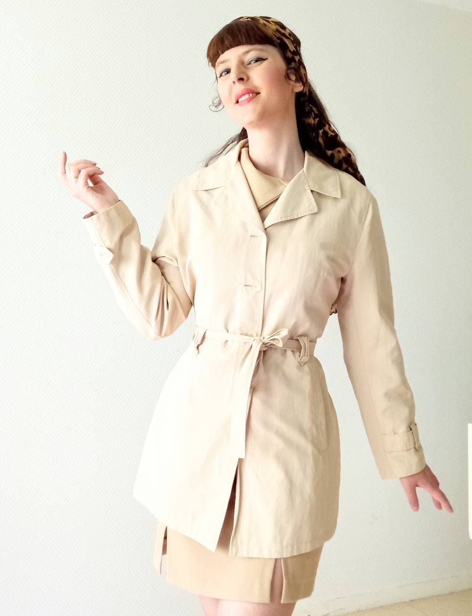 Trench coat beige 90's style 60 //Vintage 90's does 60s beige trench coat