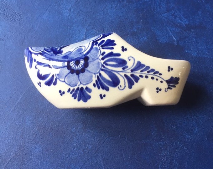 Delft Blue Wooden Shoe, Delft Pottery, Delft Blue Mill, Blue Delft ...