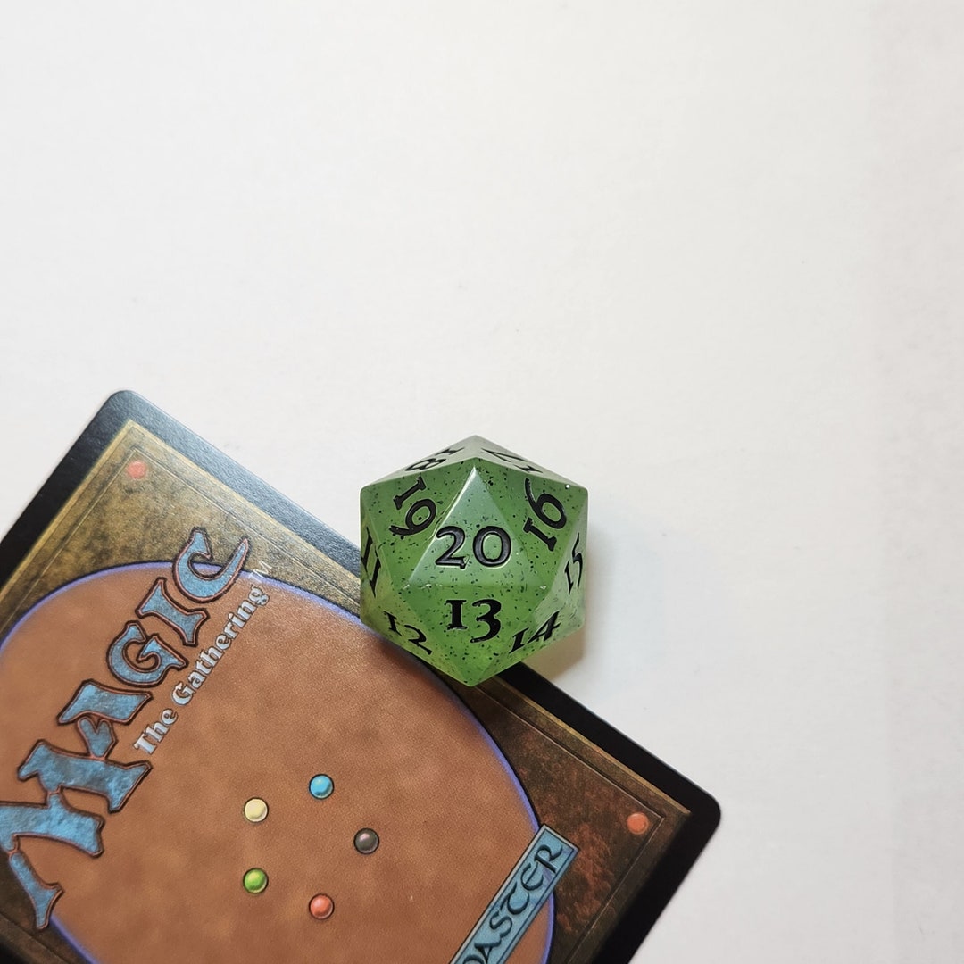 Kiwi Glow-in-the-dark Spindown Die Magic the Gathering Dice Dungeons ...