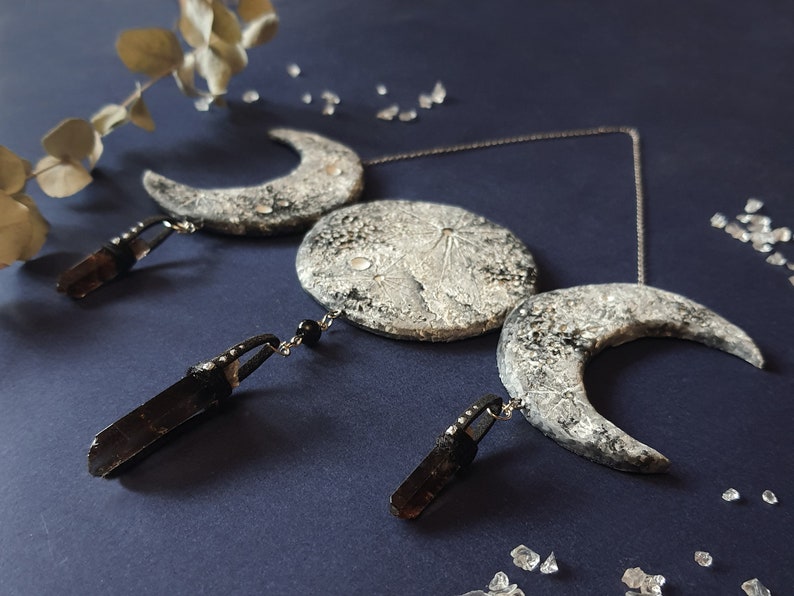 Triple Moon Goddess || Hecate || Moon Altar - Etsy