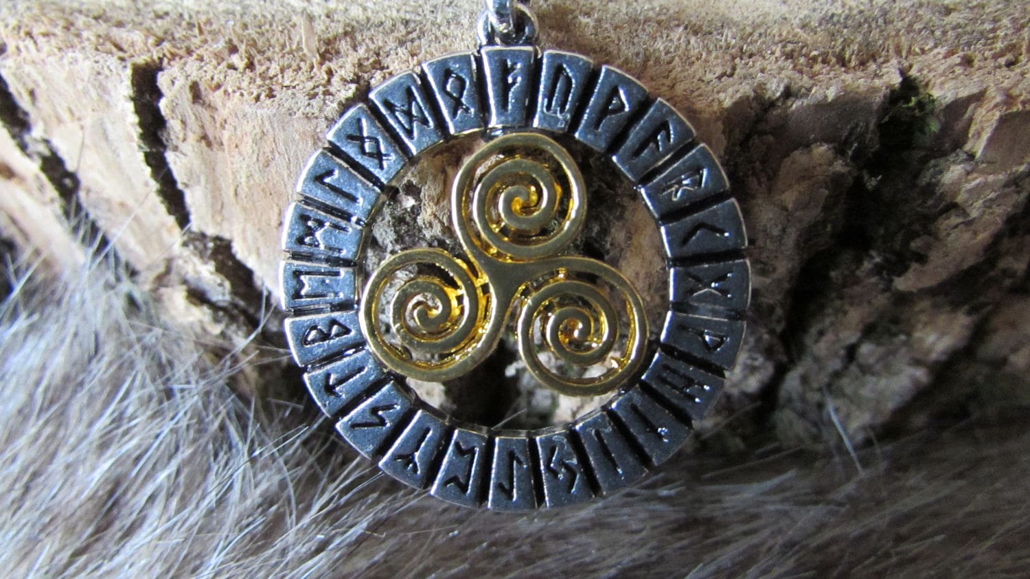 Triskele Triskelion Runes Futhark Triple Spiral Trinity - Etsy