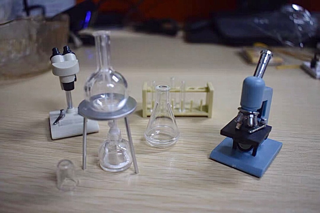 Dollhouse Miniature Science Laboratory Equipment Microscope Accessories ...