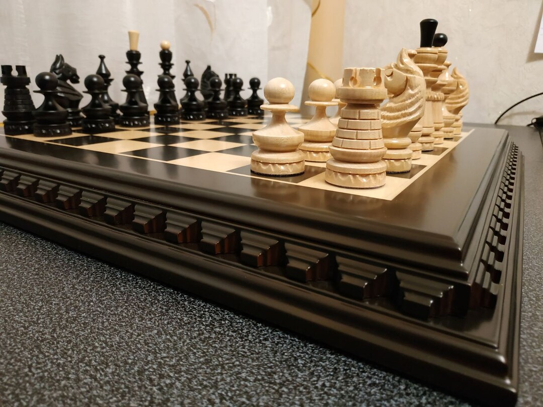 Chess Set Wood, Board, Classical Chess Pieces Woodcarving Unique ...