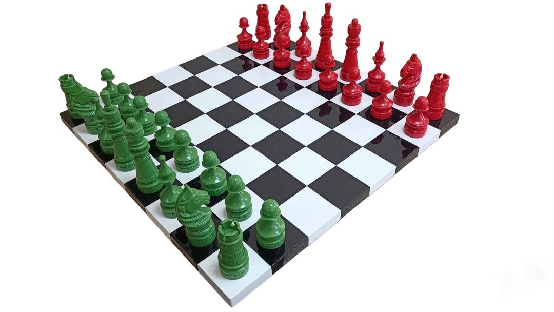 Ash Chess Board and Classic Pieces in Red and Green, Super Gloss ...