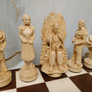 Wooden Chess Set battle of Thrones Board Pieces Wood Carving Handmade ...