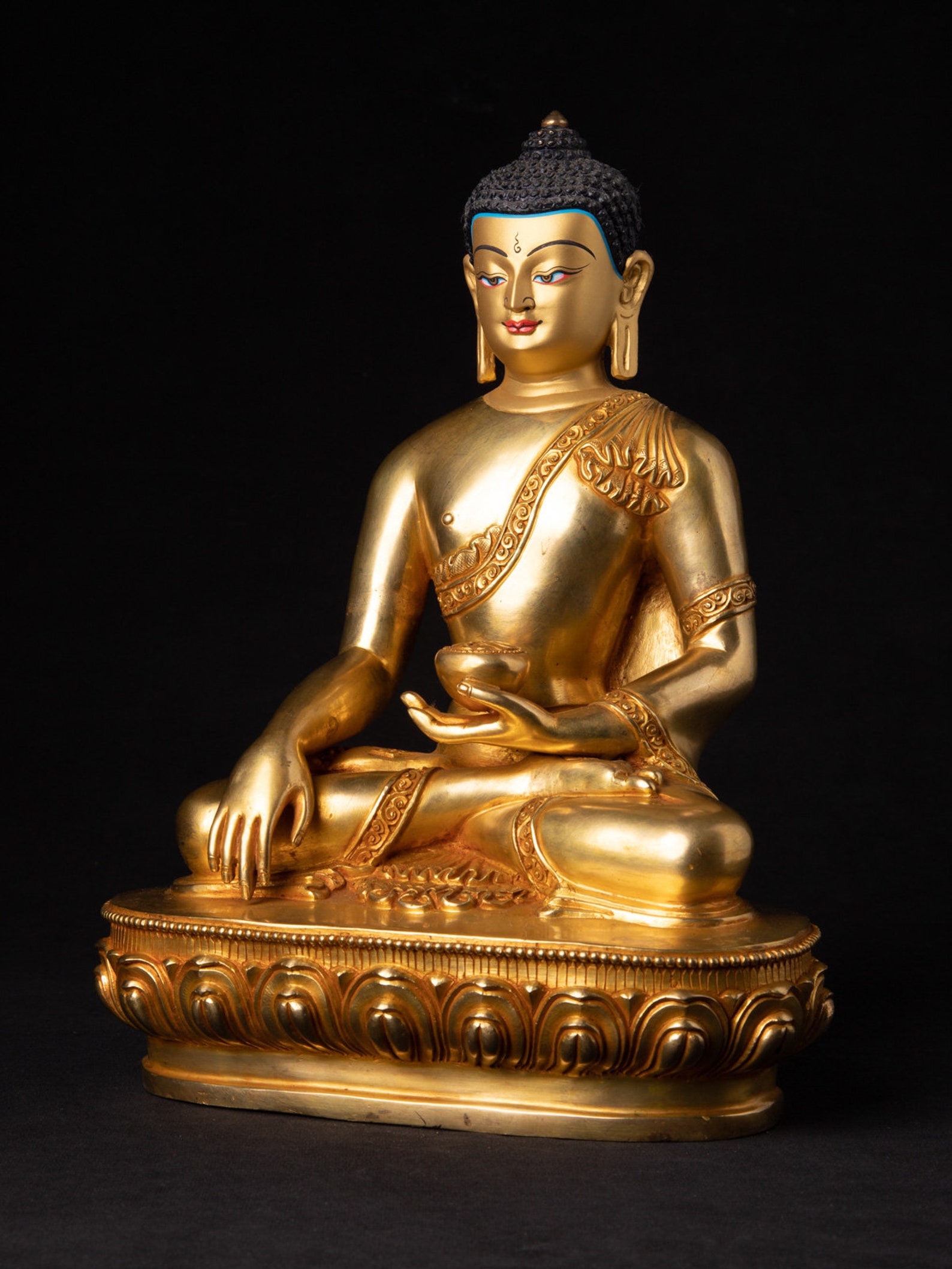 High Quality Nepali Buddha Statue From Nepal, Newly Made in the Highest ...