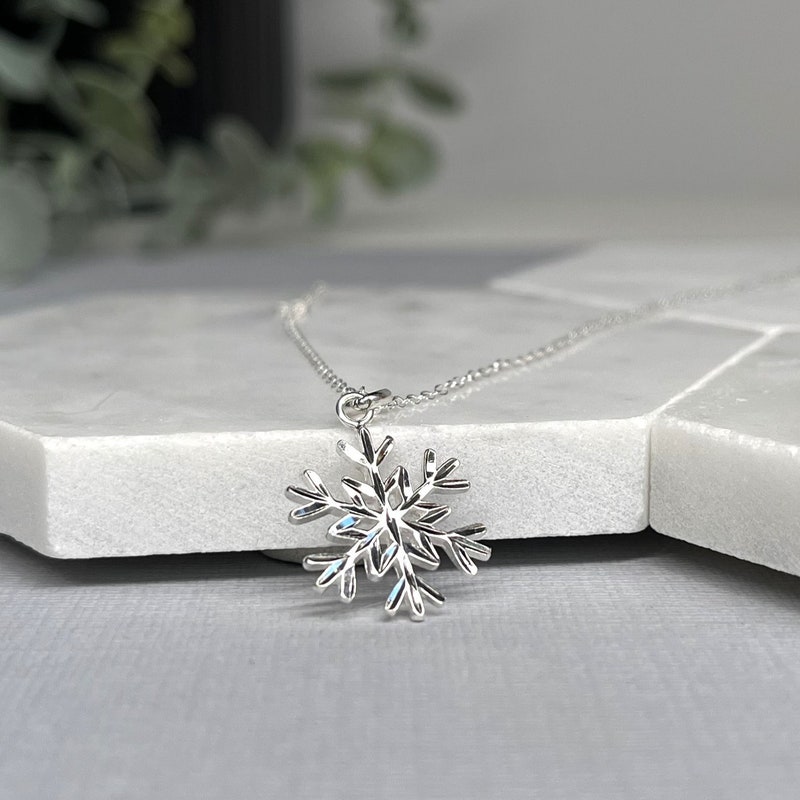 Snowflake Necklace - Etsy