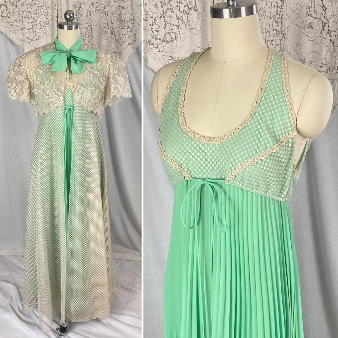 Vintage 1960's 1970's Peignoir Set Pistachio Green Pleated Satin With ...