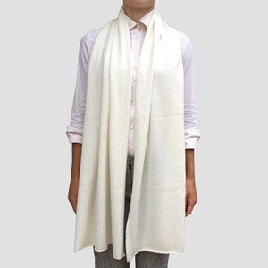 Sciarpa gioiello, sciarpa bianca cashmere, sciarpa elegante, stola cashmire, stola inverno ...
