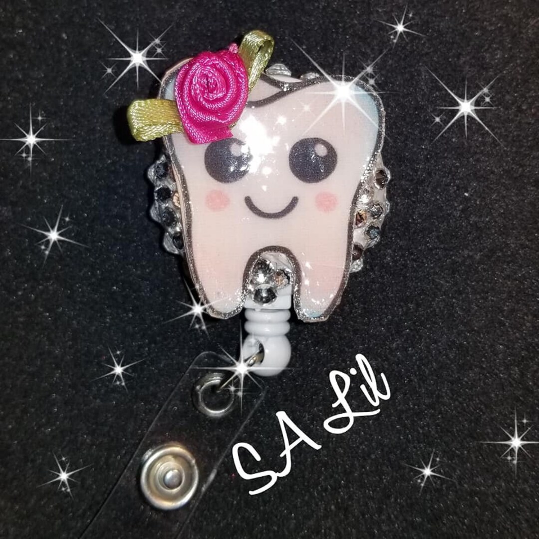 Custom Badge Holders, Pull String Badge Holders, Retractable Badge ...