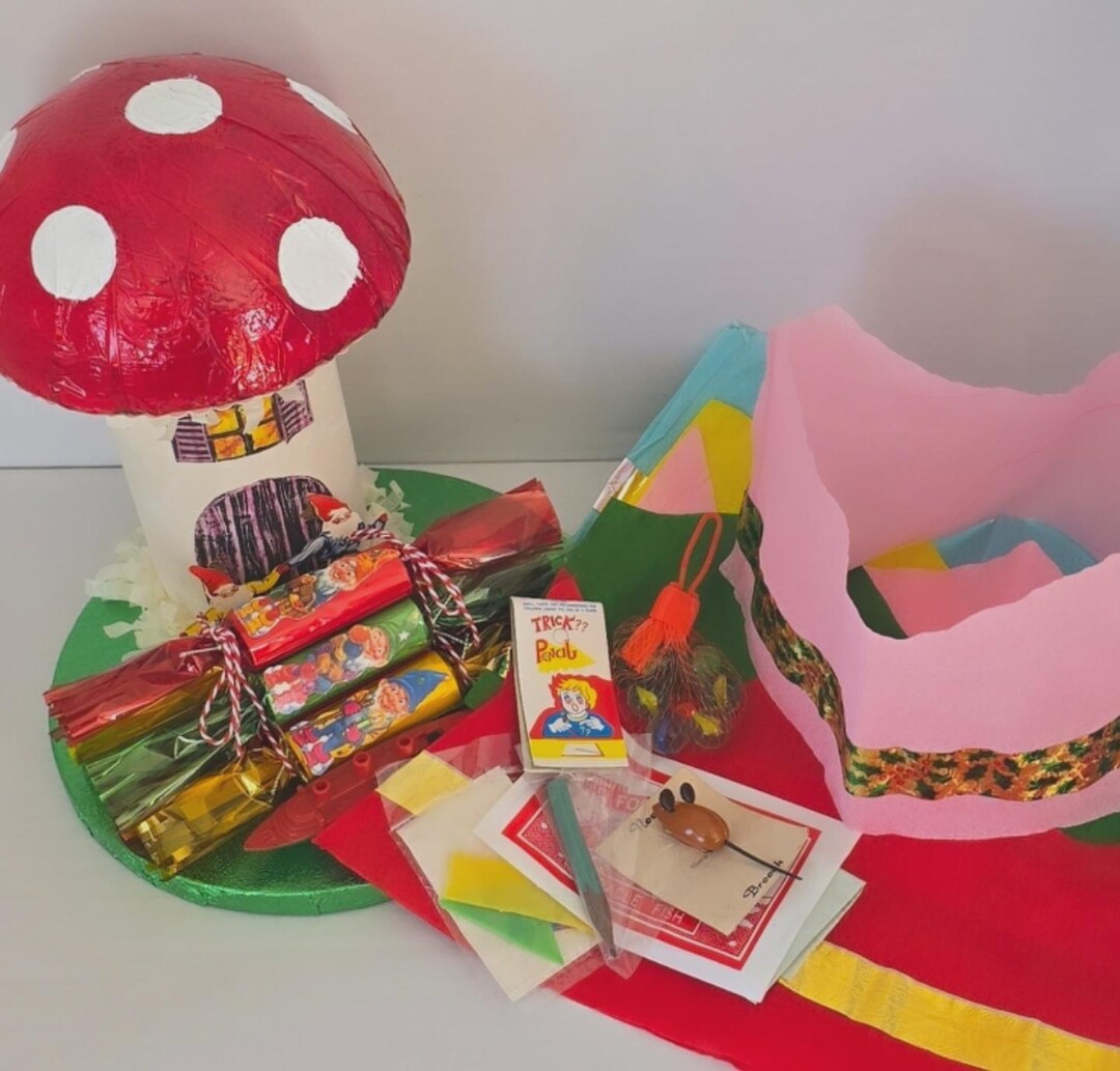 Toadstool Candy Container Cracker - Etsy