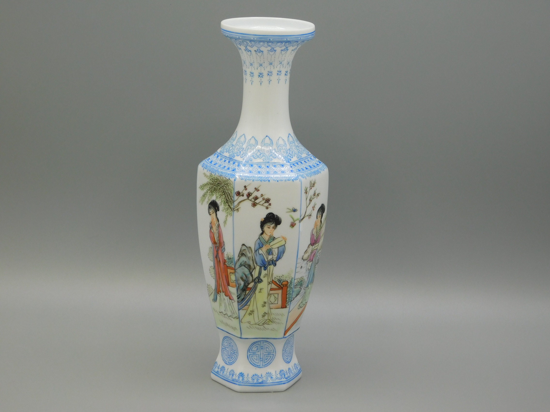 C1985 Chinese Eggshell Porcelain Vase All Hand Painted Exceptionally ...