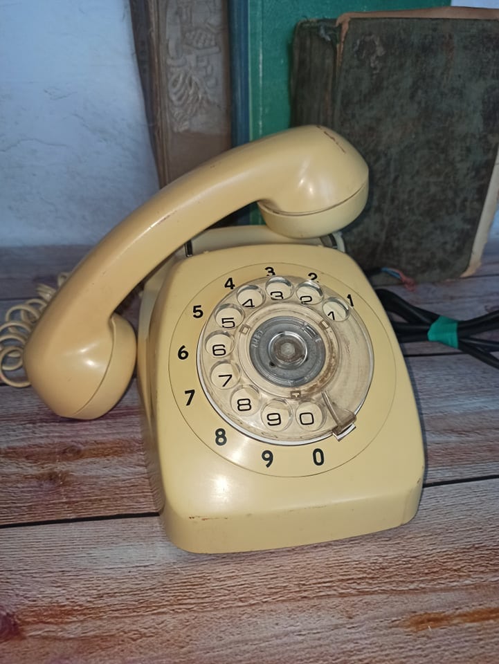 Vintage Telephone Retro Office Decor Old Phone Vintage Home Decor Desk ...