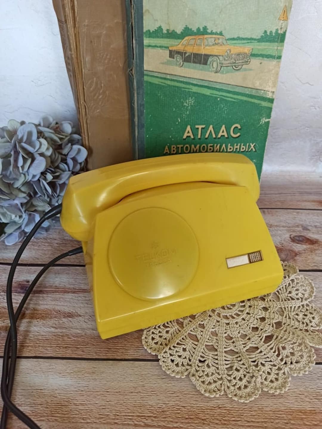 Vintage Telephone Retro Office Decor Old Phone Vintage Home Decor Desk ...