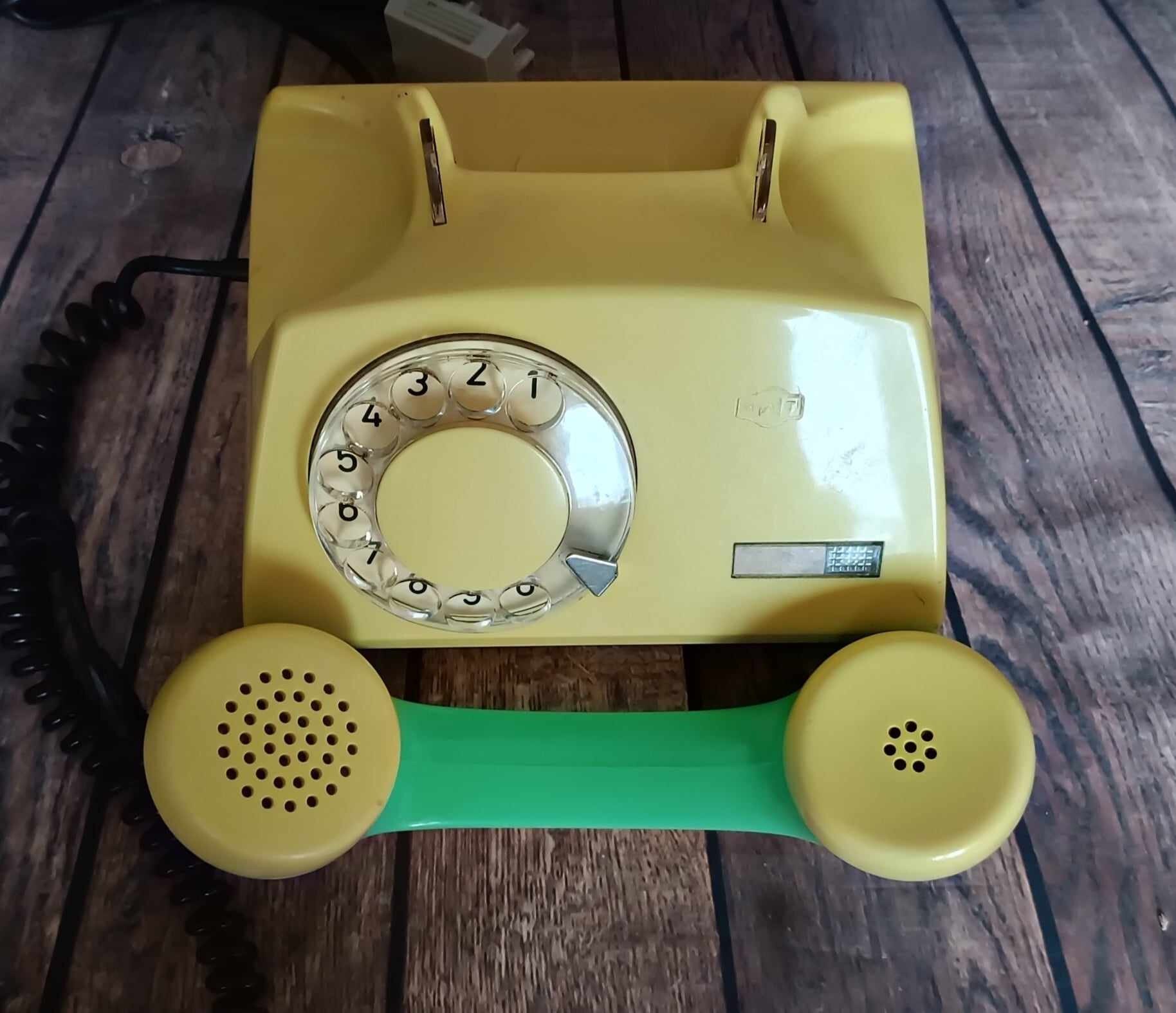 Vintage Yellow Telephone Bright Retro Decor Vintage Home Decor Desk ...