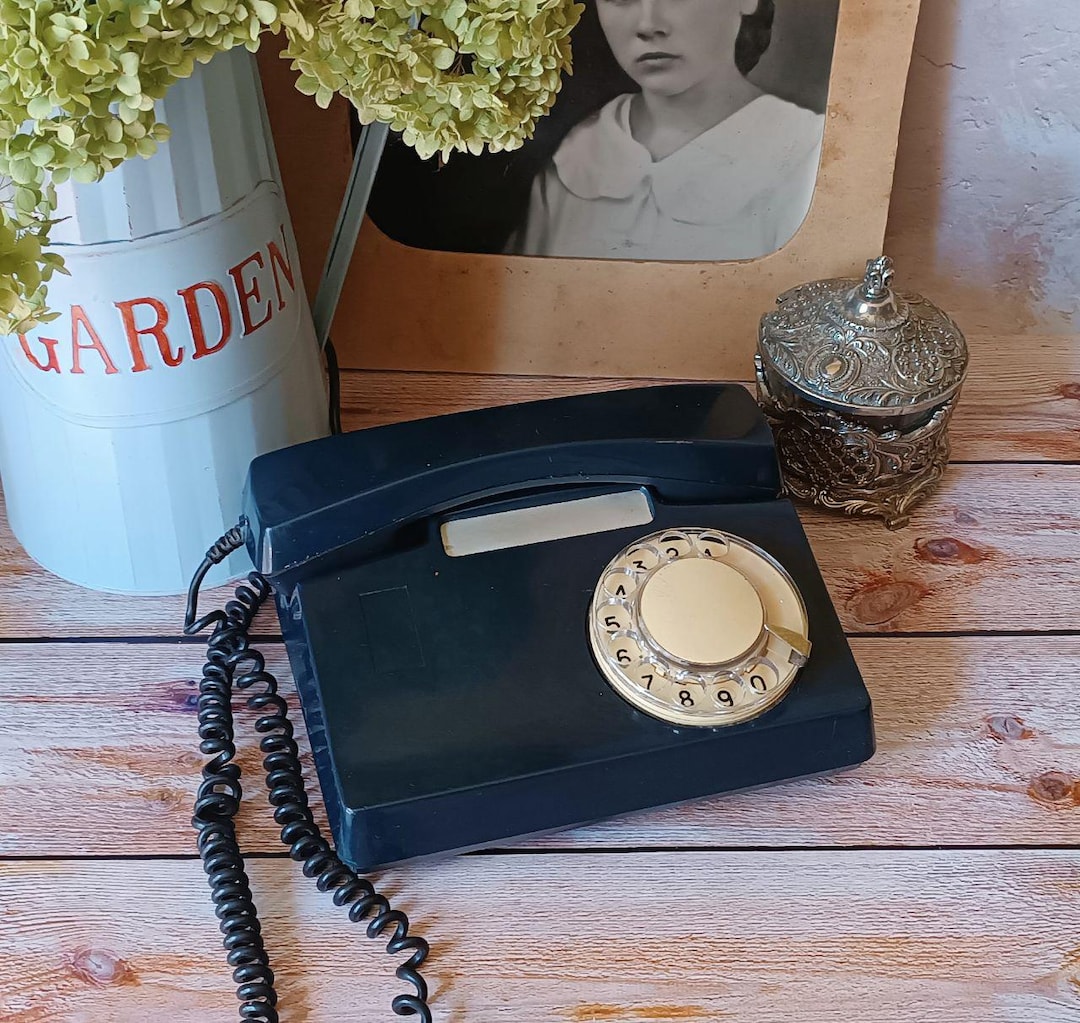 Retro Office Decor Old Phone Vintage Home Decor Vintage Telephone Desk ...