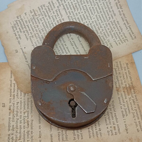 Rusty Padlock - Etsy