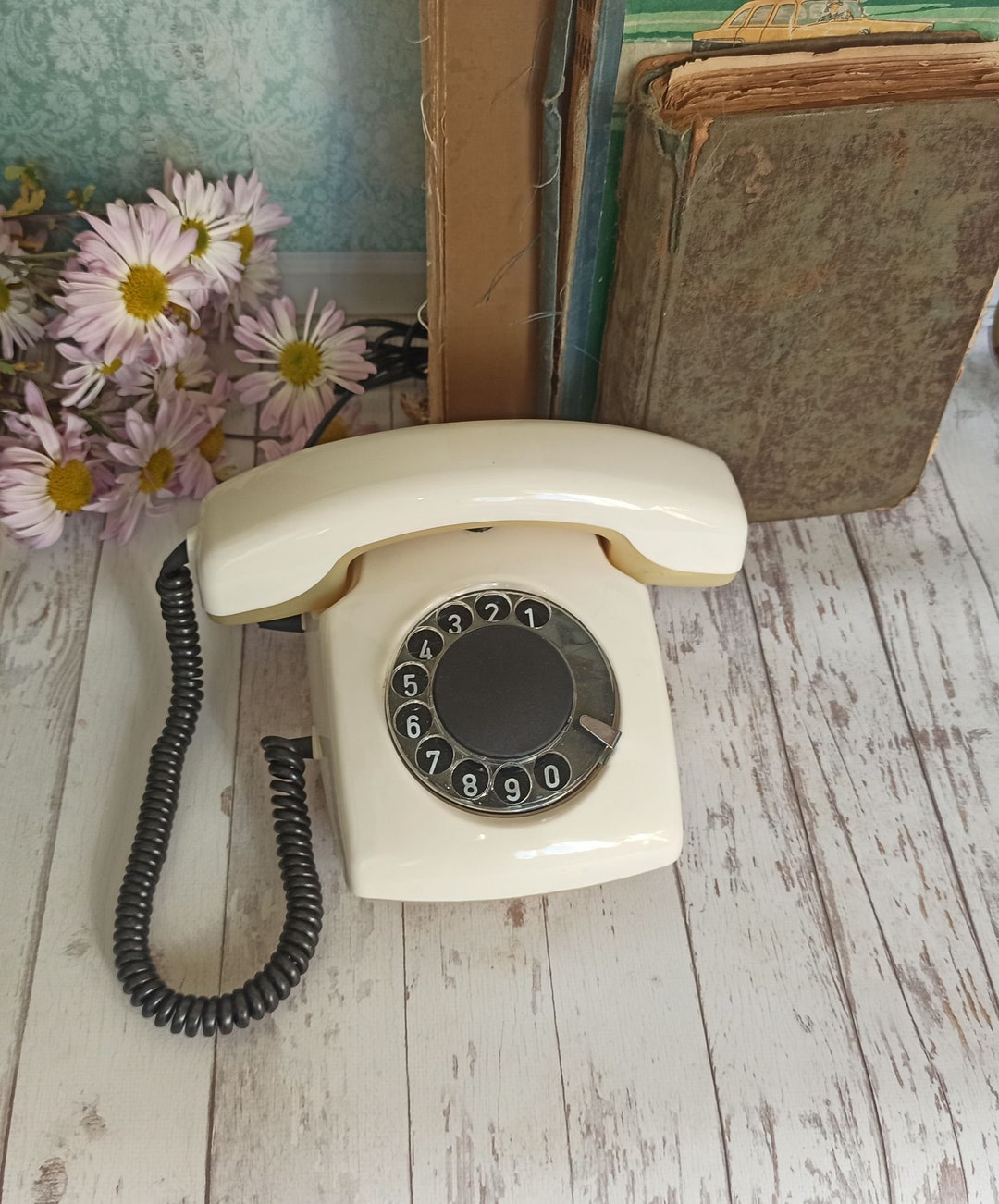 Desktop Vintage White Phone Retro Office Decor Old Phone Vintage Home ...