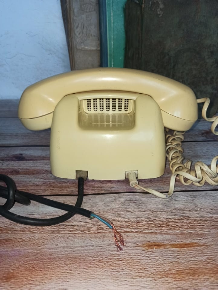 Vintage Telephone Retro Office Decor Old Phone Vintage Home Decor Desk ...