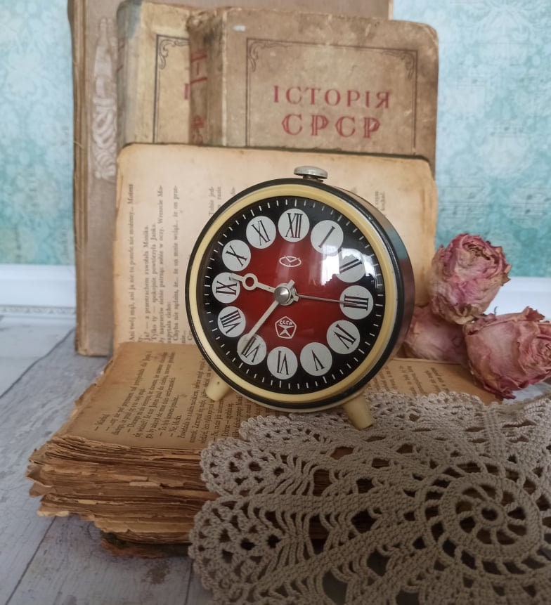 Vintage 70s Vintage Home Decor Retro Clock the USSR Vintage | Etsy