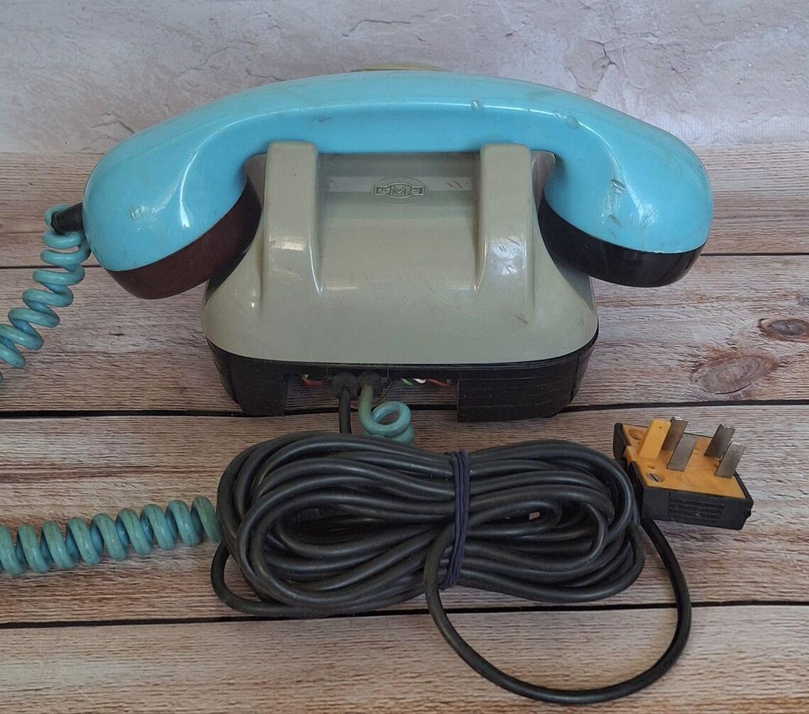 Vintage Turquoise Telephone Retro Decor Vintage Home Decor Desk Phone ...