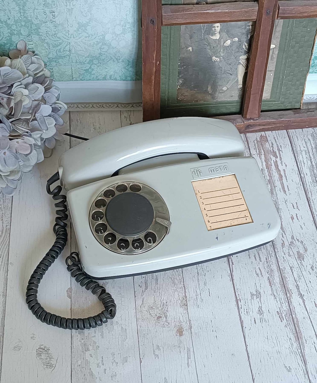 Desktop Vintage Phone Retro Office Decor Old Phone Vintage Home Decor ...