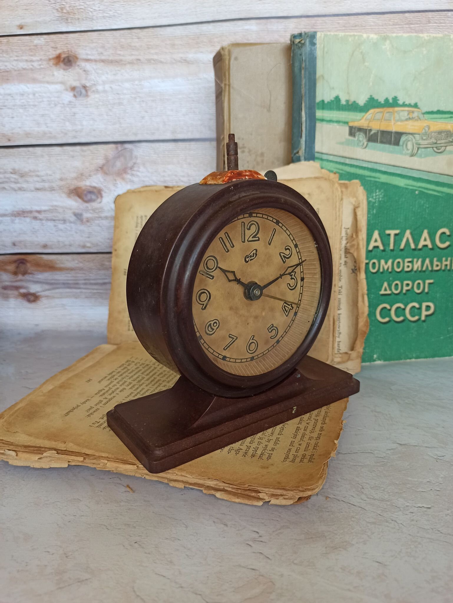 Antique clock 1945 Vintage decor Soviet alarm clock Carbolite | Etsy