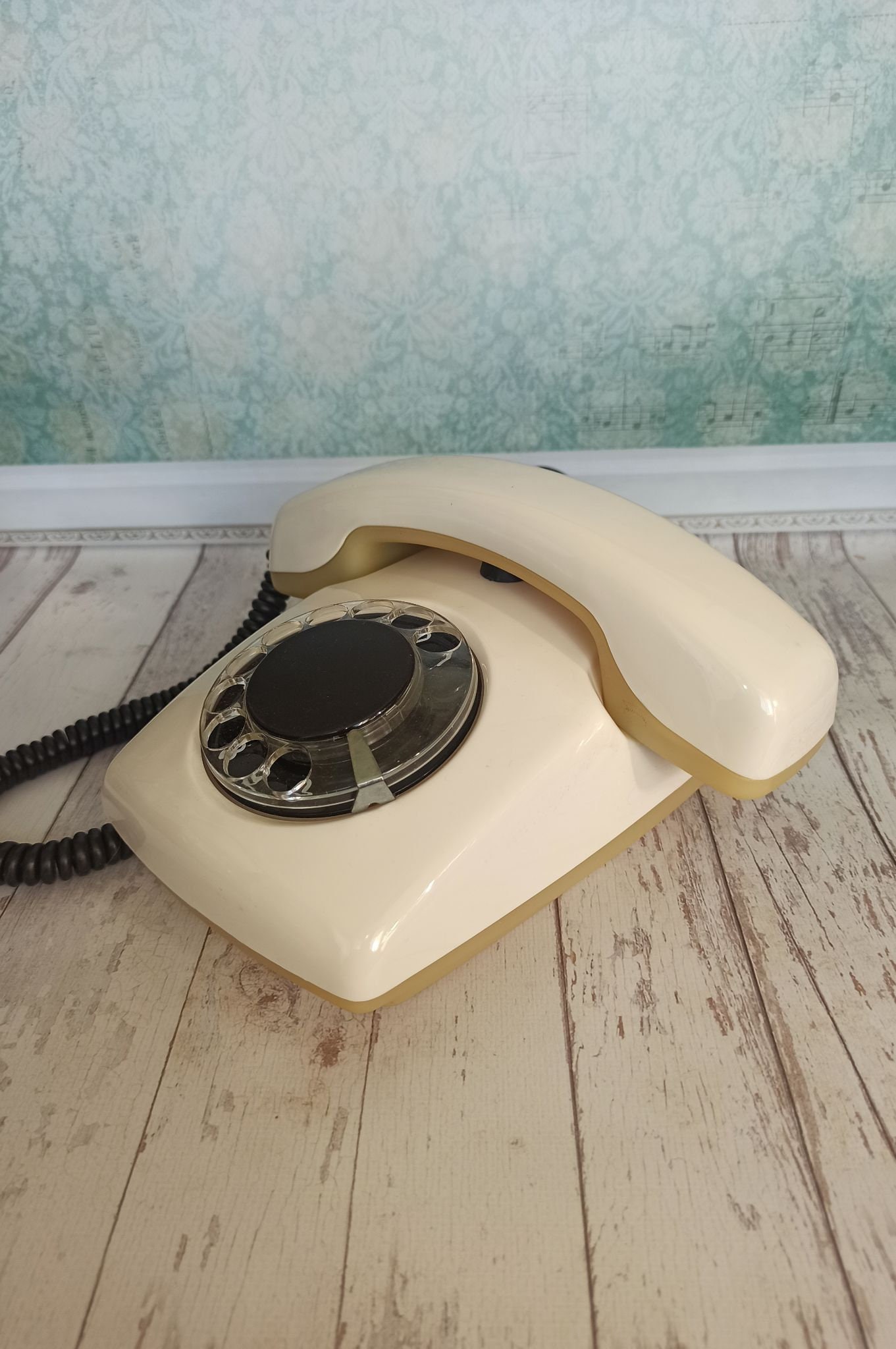 Desktop Vintage White Phone Retro Office Decor Old Phone Vintage Home ...