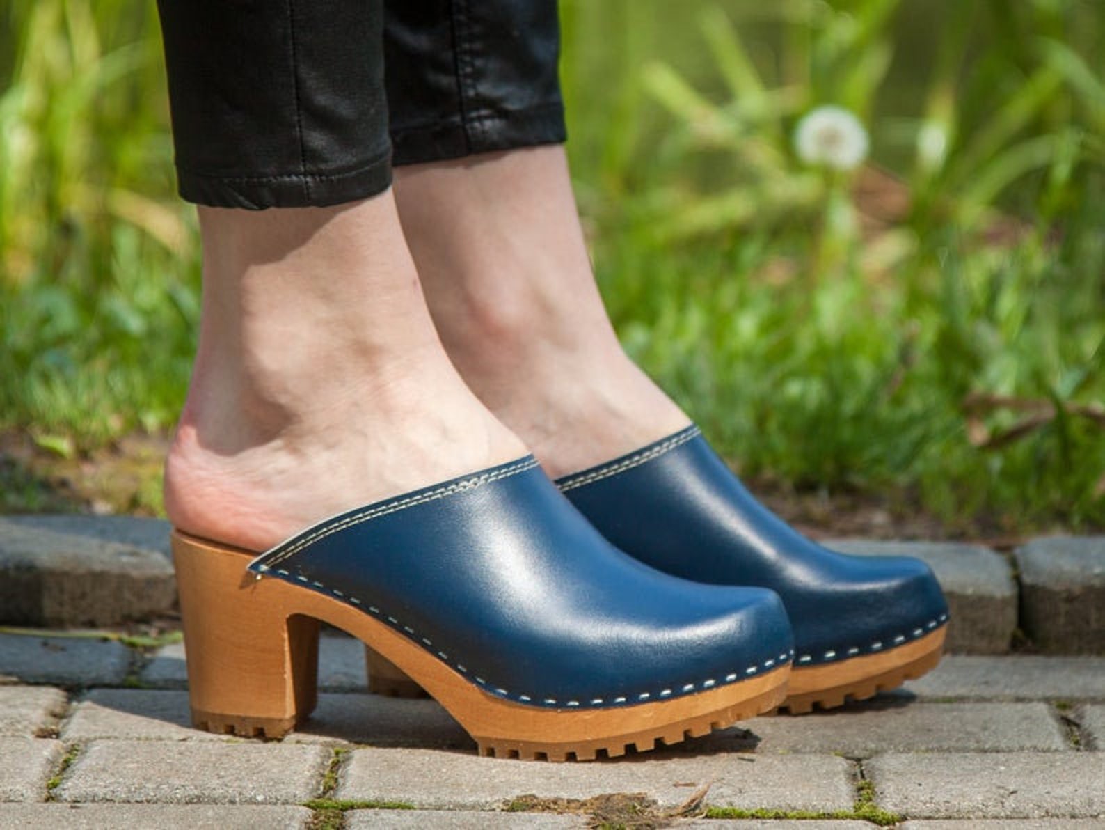 Schwedische schwarze Leder Clogs Frauen High Heel - Etsy.de