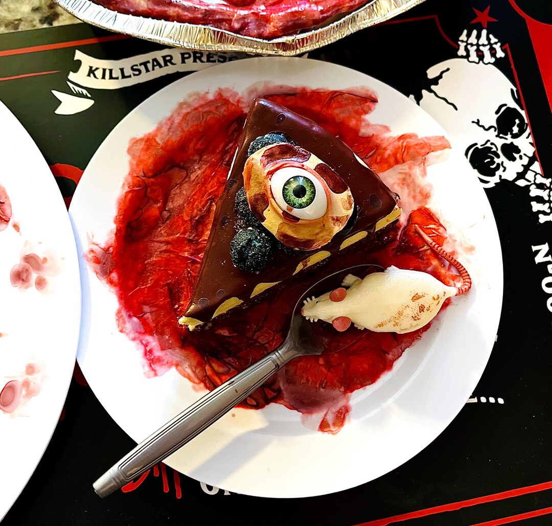 Booberry Pie Dessert Plate Prop Fake Food kitchen Horror Prop gore ...