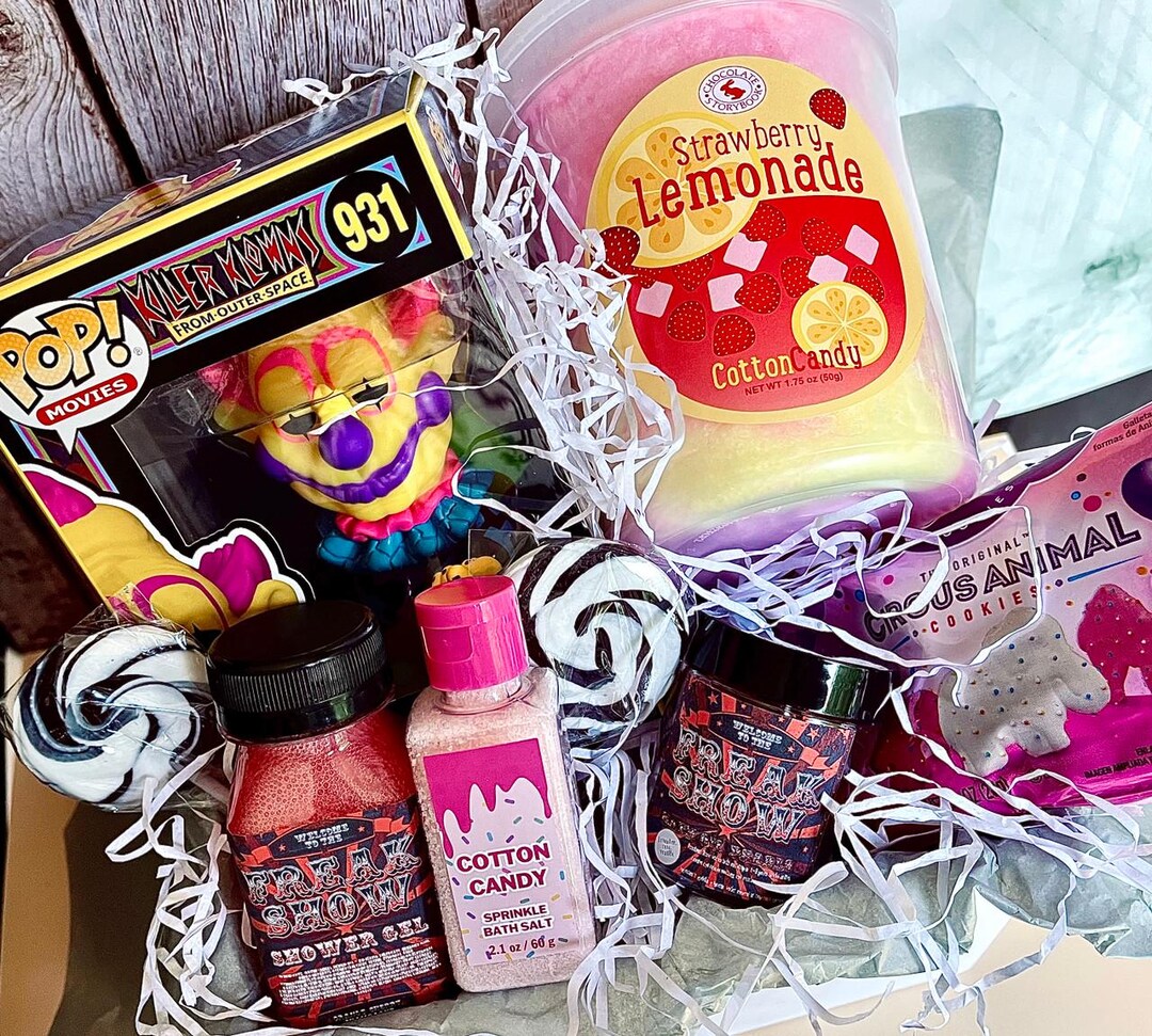 Welcome to the Freak Show Mega Box FREE SHIPPING Horror Carnival Horror ...