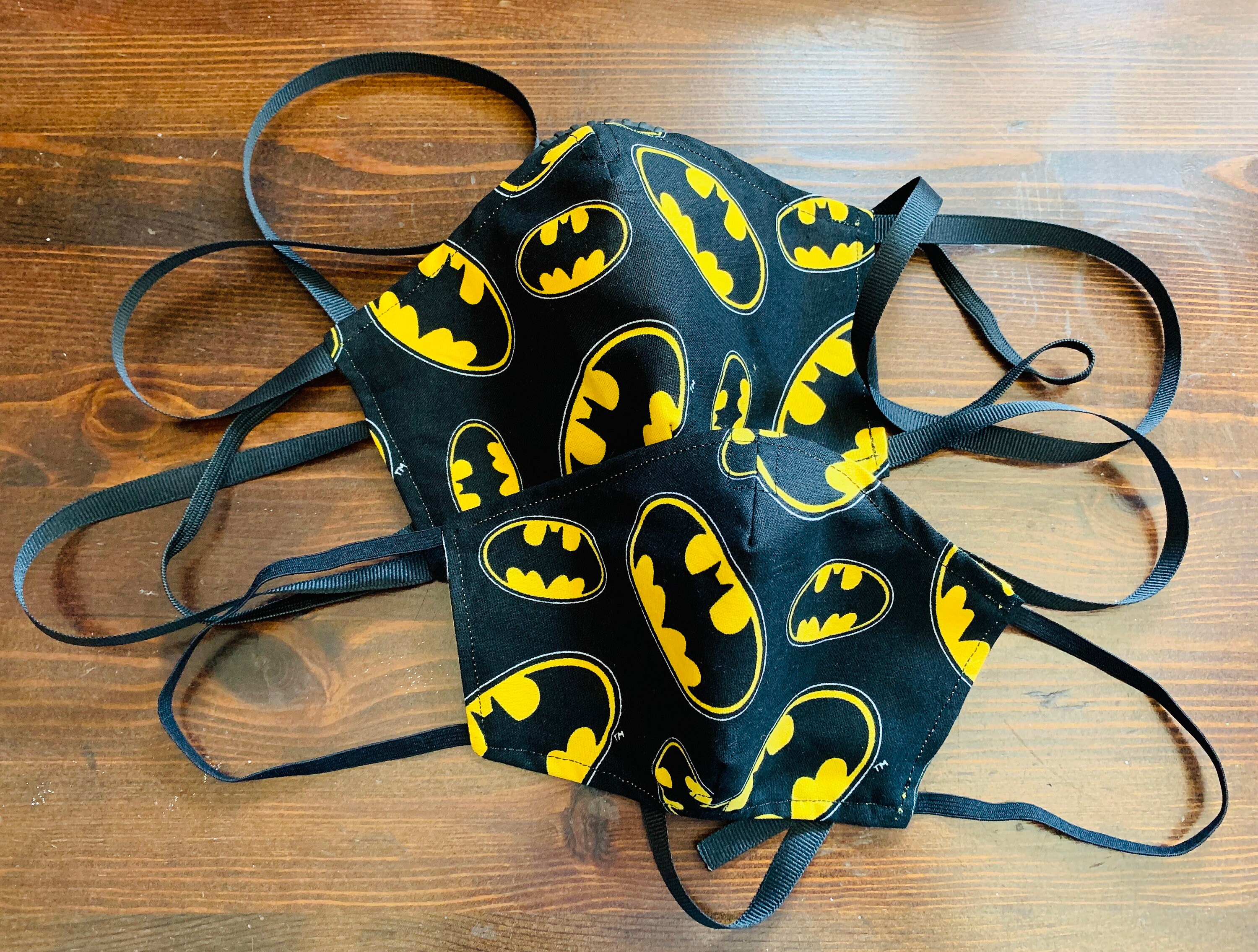 PM 2.5 filter included - Batman Logo on Black Mask with Filter Pocket ...