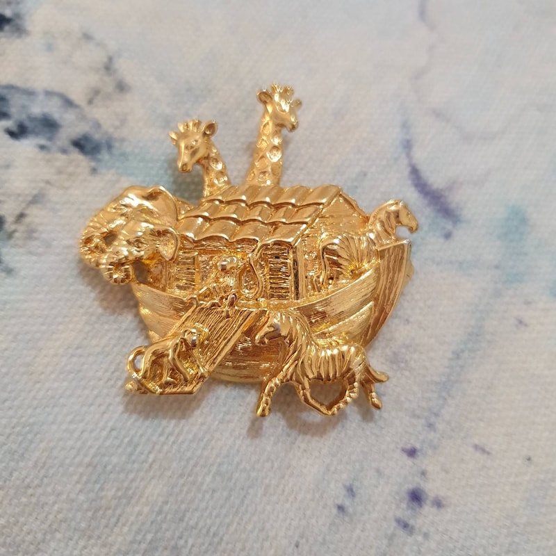Avon Brooch - Etsy