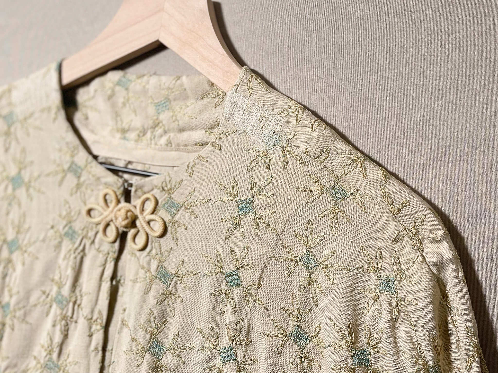 Repaired Vintage 1960s Ecru and Blue Theater Bed Jacket Womens Size ...