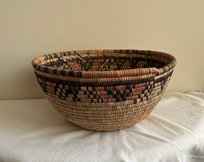 Mid-century Hausa Nigerian African Hand Made Coiled Grass Basket 11 Rim ...