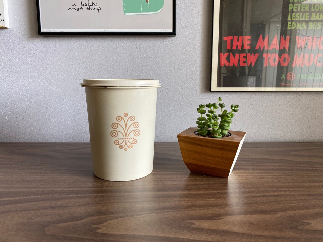 Almond Tupperware Container With Lid | 811 812 Covered Vintage Plastic ...