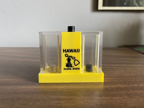 Hawaii Souvenir Push Button Salt Pepper Shakers Plastic Vintage Mid Century Etsy Canada