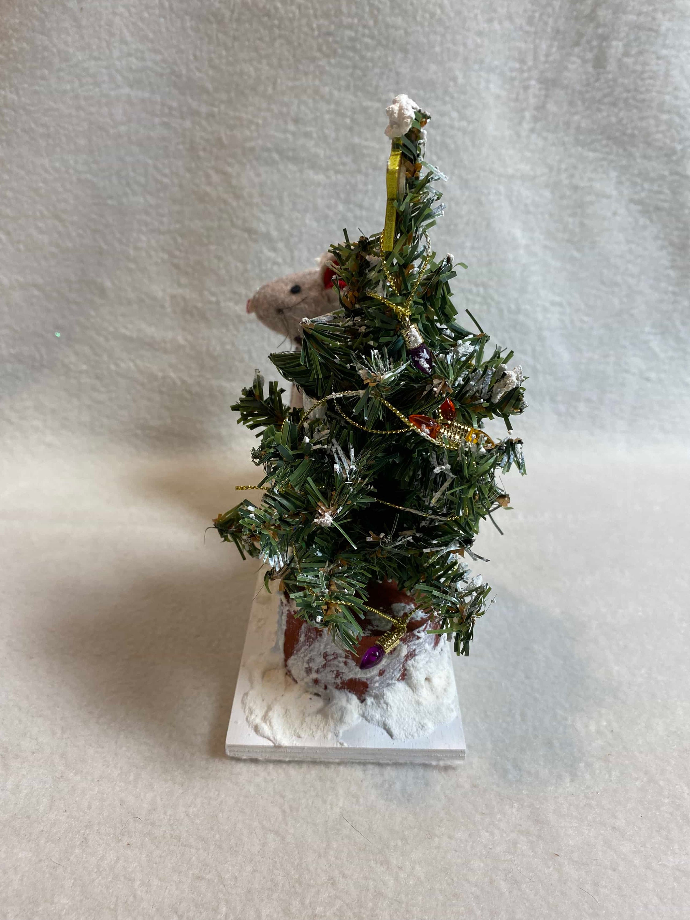 Mouse With Decorated Snowy Christmas Tree Display SE031 - Etsy