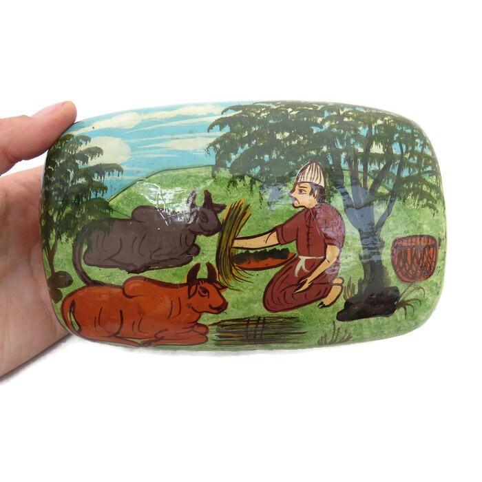 Hand Painted Kashmir Lacquer Trinket Box Animal Design. Kashmir Paper ...