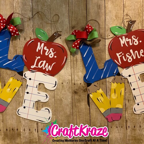 Welcome Back to School Round Door Hanger/ Teacher Door Hanger - Etsy