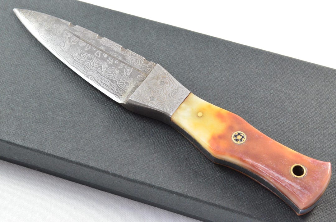 New Genuine Damascus Steel Bespoke Full Tang Dyed Camel Bone Scale Tang ...