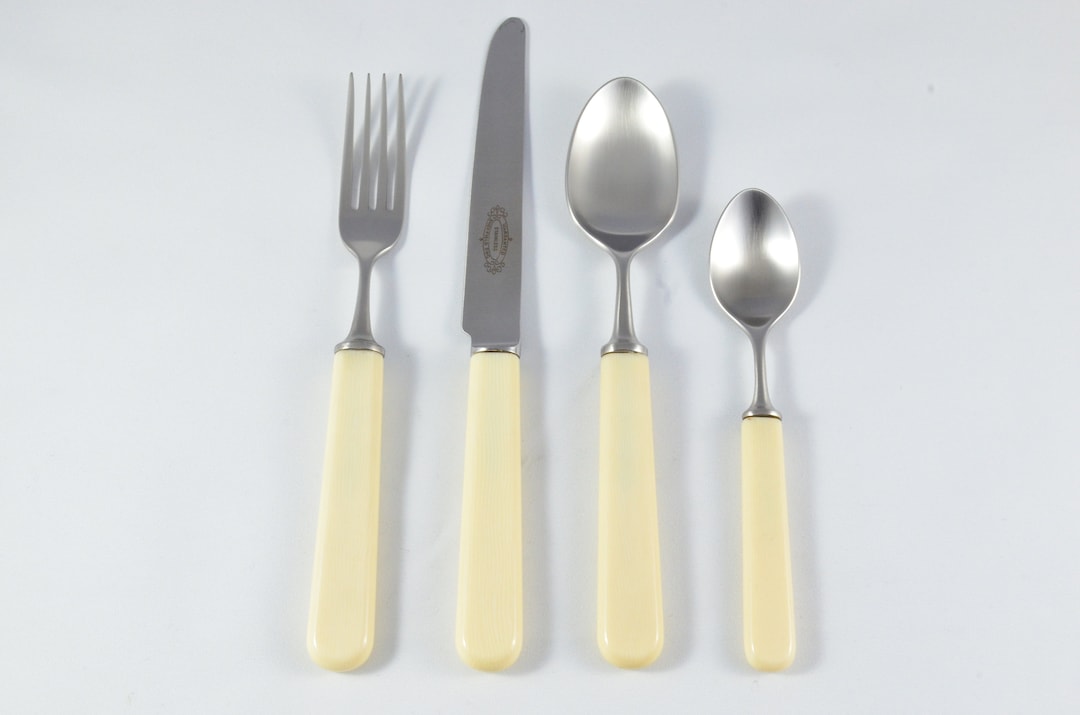 New Fantastic Genuine Cream Handle 4 Piece Place Setting Brushed Finish ...