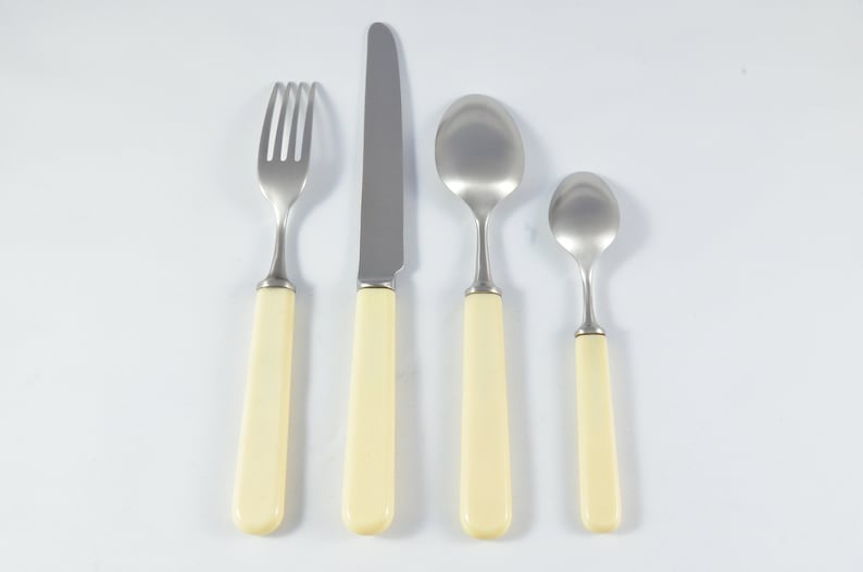 New Fantastic Genuine Cream Handle 4 Piece Place Setting Brushed Finish ...