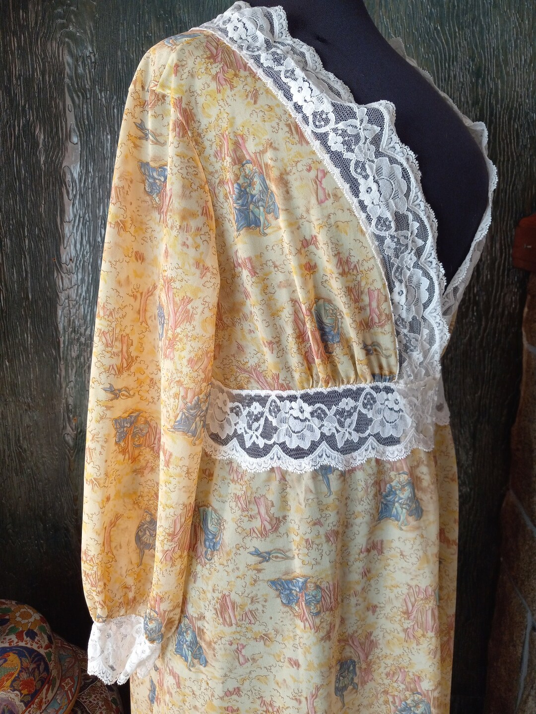 Vintage 1970s Nylon Dressing Gown: Hippy Toile Print, Lace Detail - Etsy